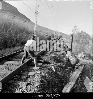 Track adjustment, grinding change Stock Photo - Alamy