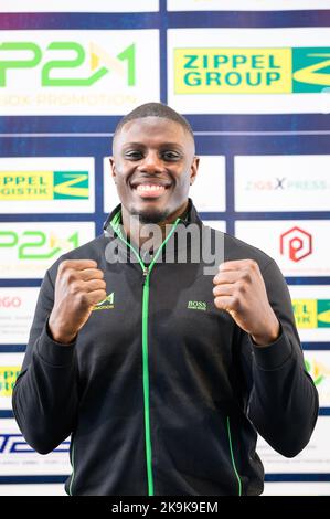 Hamburg, Germany. 25th Oct, 2022. Visitors to the Hamburg Planetarium ...
