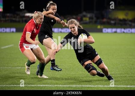 New Zealand's Alana Bremner in the line out during the Women's Rugby ...