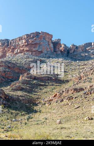 Trail up the valley to the Wolfberg Cracks at Sanddrif in the Western ...