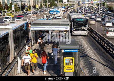 Istanbul public transportation. Metrobus Okmeidani high-speed bus stop ...