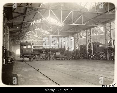 The state railways, SJ Ma 658 and train 667, at Rensjön station Stock ...