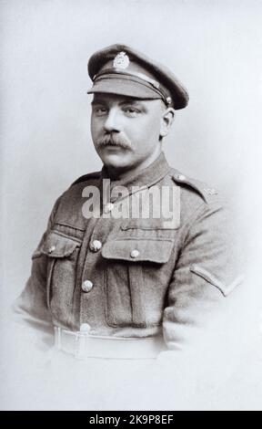 A First World War British sapper in the Royal Engineers with 1908 ...