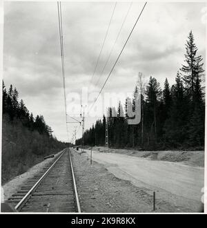 Double track building on line between Ånge-Ramsjö Stock Photo - Alamy