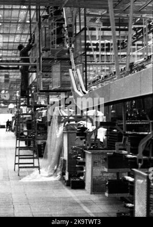 The VW plant in Hanover-Stoecken, shown here on 7. 12. 1971, was ...