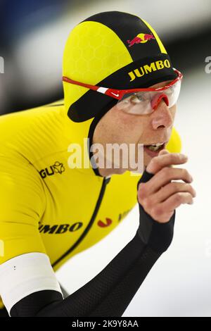 HEERENVEEN - Jorrit Bergsma in action during the men's 10,000m on the ...