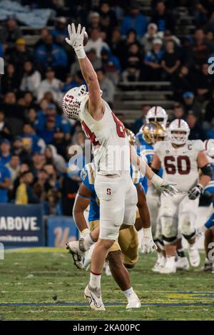 Stanford tight end Benjamin Yurosek, center, is unable to catch a pass ...