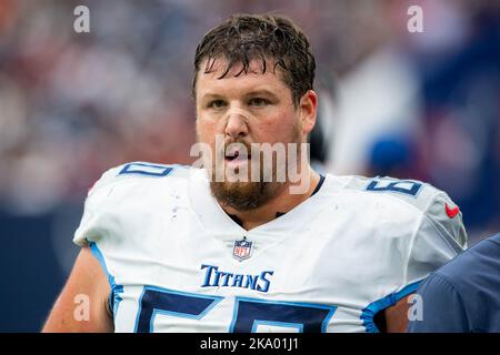 Tennessee Titans center Ben Jones (60) blocks during an NFL football ...