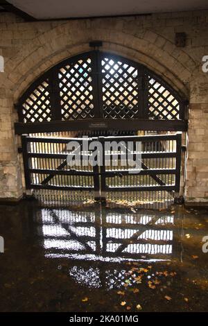 Traitors' Gate inside Tower of London, Tower Hill, The London Borough ...