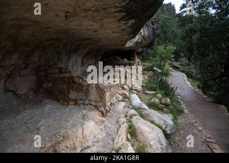 Ancient Native American Sinagua ruins from Walnut Canyon National Park ...