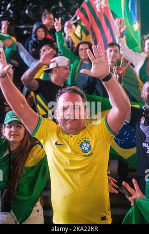 Brazilians in Support of Bolsonaro, take over Piccadilly in hopes of an ...