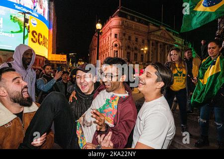 Brazilians in Support of Bolsonaro, take over Piccadilly in hopes of an ...