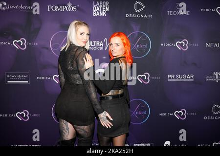 Colleen Waldau und Mimi Sweet beim Grand Opening der Beauty-Praxis ...