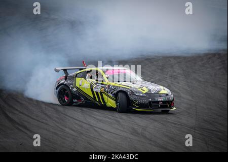 Nissan Z350 drifting at the Navarra circuit Stock Photo - Alamy