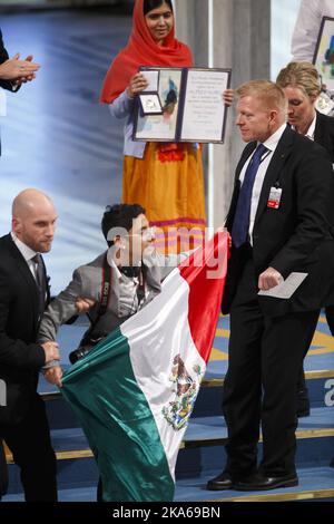 Nobel Peace Prize winners Malala Yousafzai from Pakistan and Kailash ...