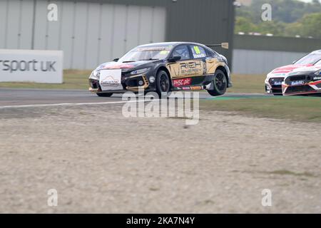 Jade Edwards, Honda Civic Type R, BTCC bounces back into action in ...