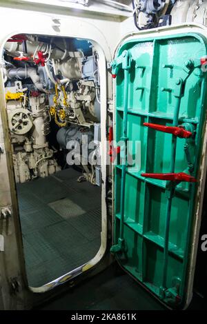 Close up of an old vacuum gauge Stock Photo - Alamy