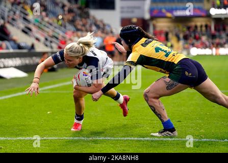 England's Tara-Jane Stanley scores their side's seventh try during the ...