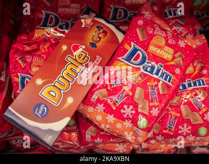 Pack of limited edition Daim Caramel Latte chocolate bars with one ...