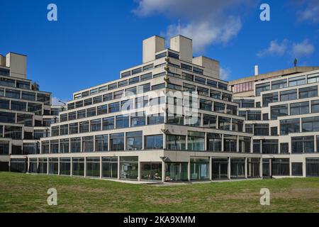 Student flats, known as the Ziggurats, at University of East Anglia ...