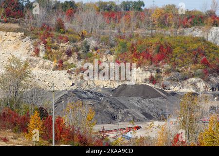 Active Quarry, Quarry Trails Metro Park, Columbus, Ohio Stock Photo - Alamy