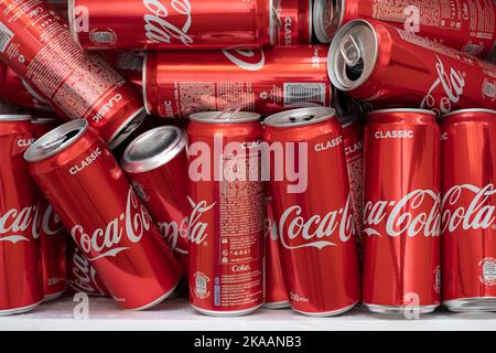 Israel - 31 may 2022: Heap of aluminum cans in trash for recycling ...