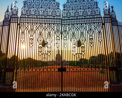Gates at entrance to House of Parliament, Delhi, India Stock Photo - Alamy
