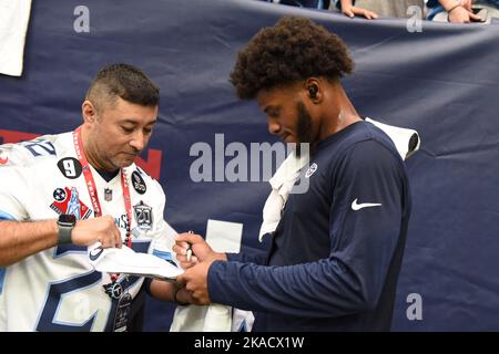 Tennessee Titans cornerback Kristian Fulton (26) signs an autograph for ...