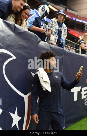 Tennessee Titans cornerback Kristian Fulton (26) autographs his game ...