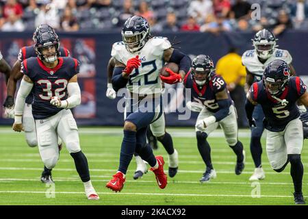 Tennessee Titans running back Derrick Henry (22) scores on a rushing ...