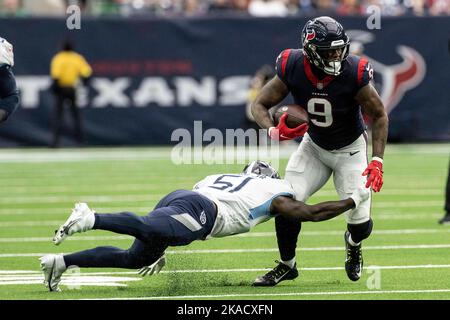 Tennessee Titans tight end David Martin-Robinson (88) arrives for an ...