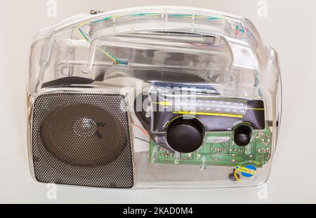 Trevor Bayliss inventor of the wind up radio Stock Photo - Alamy