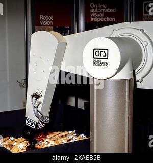 Optical Recognition System Robotic Arm 1982 - early robotics and ...