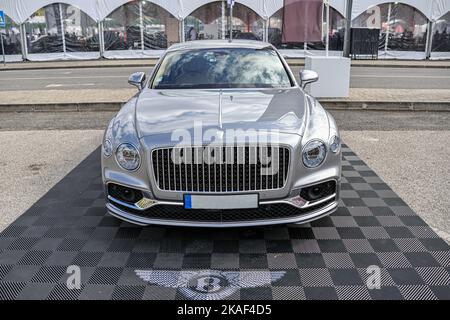 Luxurious hybrid car Bentley Bentayga logo wing. Thailand, Bangkok 07 ...