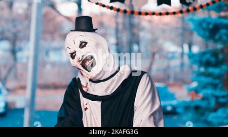 DAVID HOWARD THORNTON in TERRIFIER 2 (2022), directed by DAMIEN LEONE ...