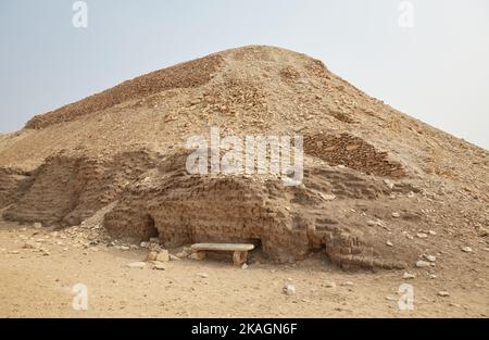 The Mysterious Mastaba 17 of the Meidum Necropolis Stock Photo - Alamy