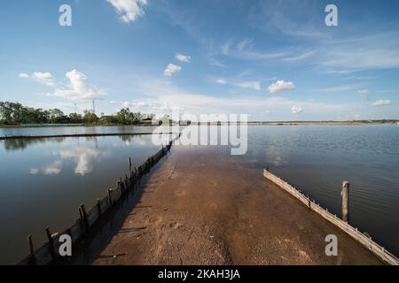 Ban Dung Salt Farms, Ban Dung is in the province of Udon Thani ...
