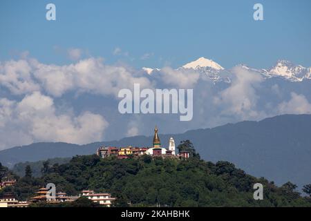Beautiful village Bhujung and Ghale Gau Stock Photo - Alamy
