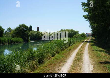 Landscape along the cycleway of Sile river in Venice province, Veneto ...
