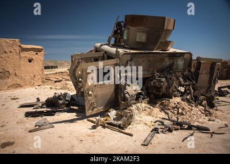 Sinjar Resitance Units (YBS) on the frontline with ISIS south of Sinjar ...