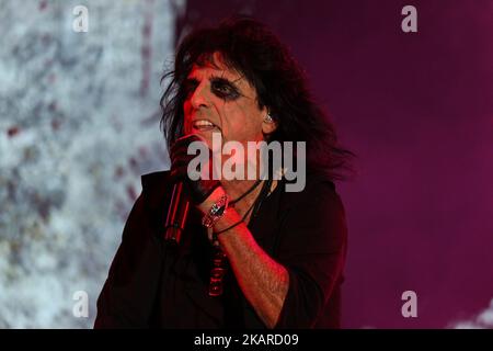 Alice Cooper performs on Sunset Stage during the second weekend of Rock ...