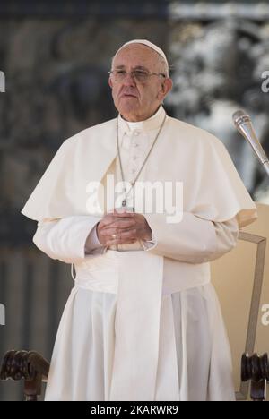 In a Wednesday, Oct 11, 2017 photo, Eric Ewing talks about pieces in ...