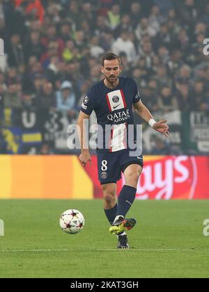 Fabian Ruiz (8) of Paris Saint-Germain controls the ball during FIFA ...
