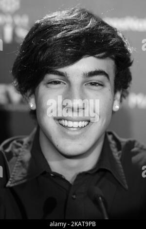 Spanish actor Óscar Casas attends the photocall of the film "Ídolos" at ...