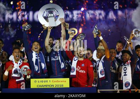 PSG players celebrate after the French Super Cup final match between ...