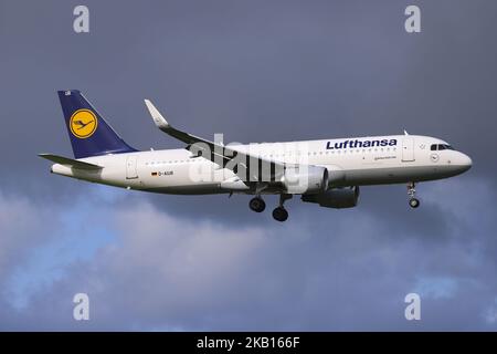 Lufthansa Airbus A320 neo old yellow livery plane landing at London's ...