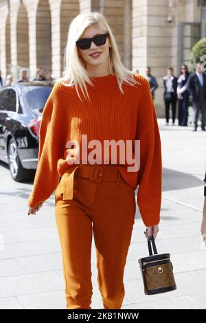 Devon Windsor leaves her hotel in Paris, France, on October 1, 2018 ...