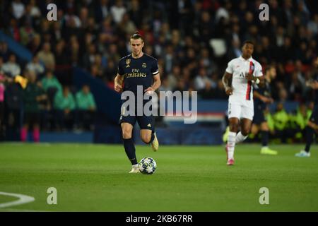 Welsh striker Gareth Bale, born in 1989, Real Madrid striker, plays ...