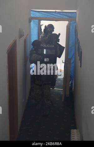 Members of the Special Support Units (SSU) of Bosnia-Herzegovina State ...
