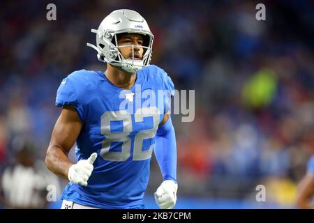 Detroit Lions tight end Logan Thomas (82) runs a play against the ...